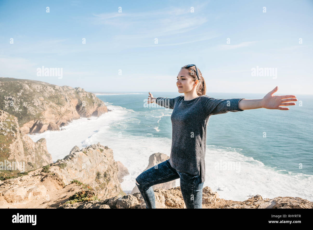 Person arms spread hi-res stock photography and images - Alamy