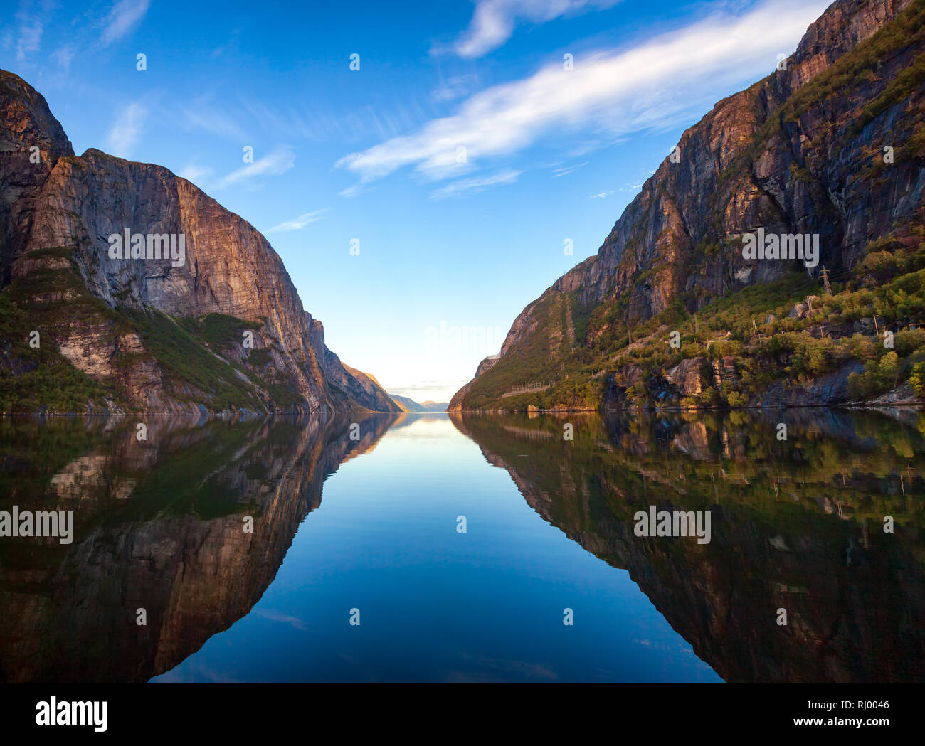 Lysebotn fjord hi-res stock photography and images - Alamy