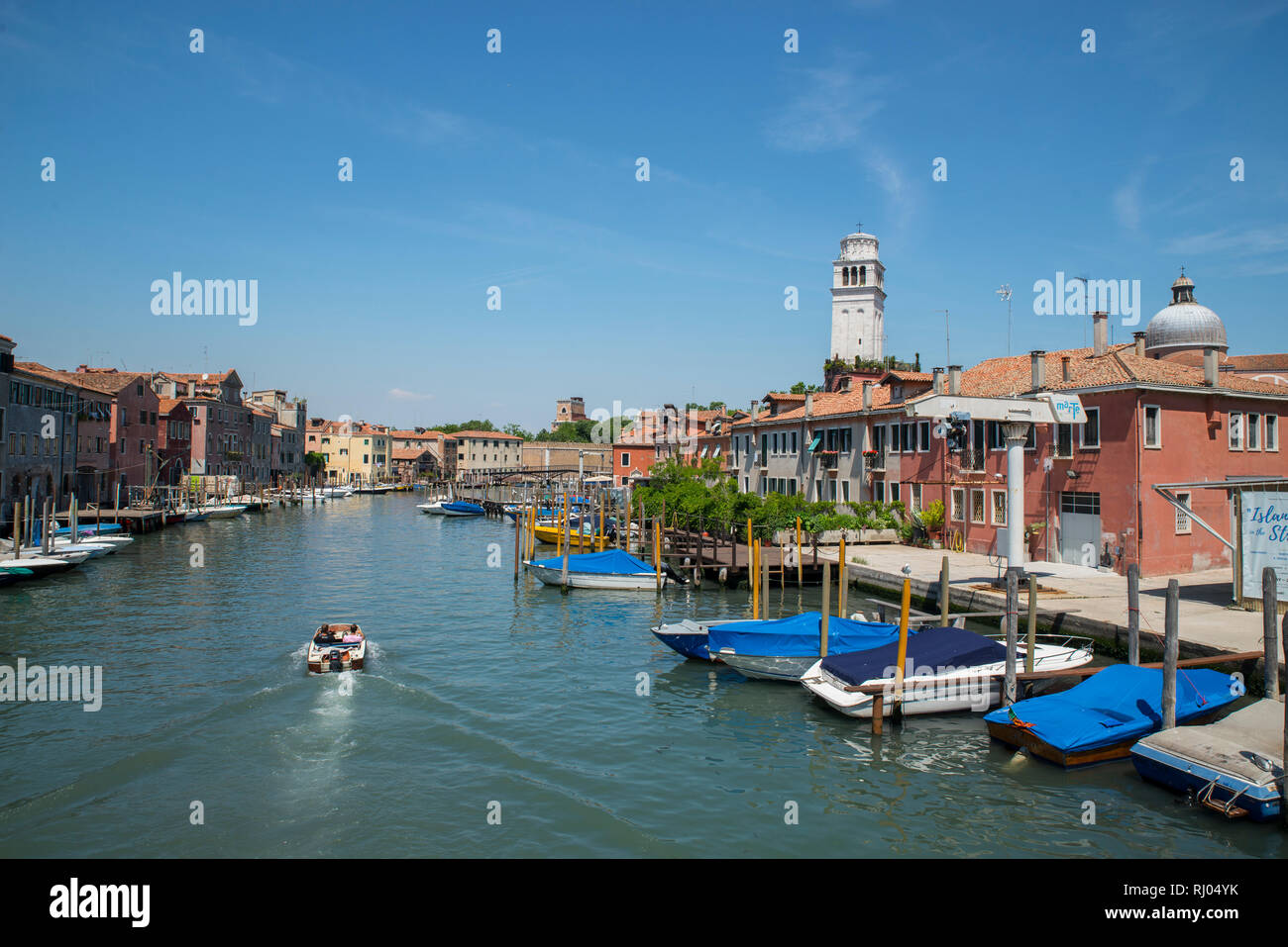 Rio del Giardini canal in the Castello District, Venice, Italy Stock ...