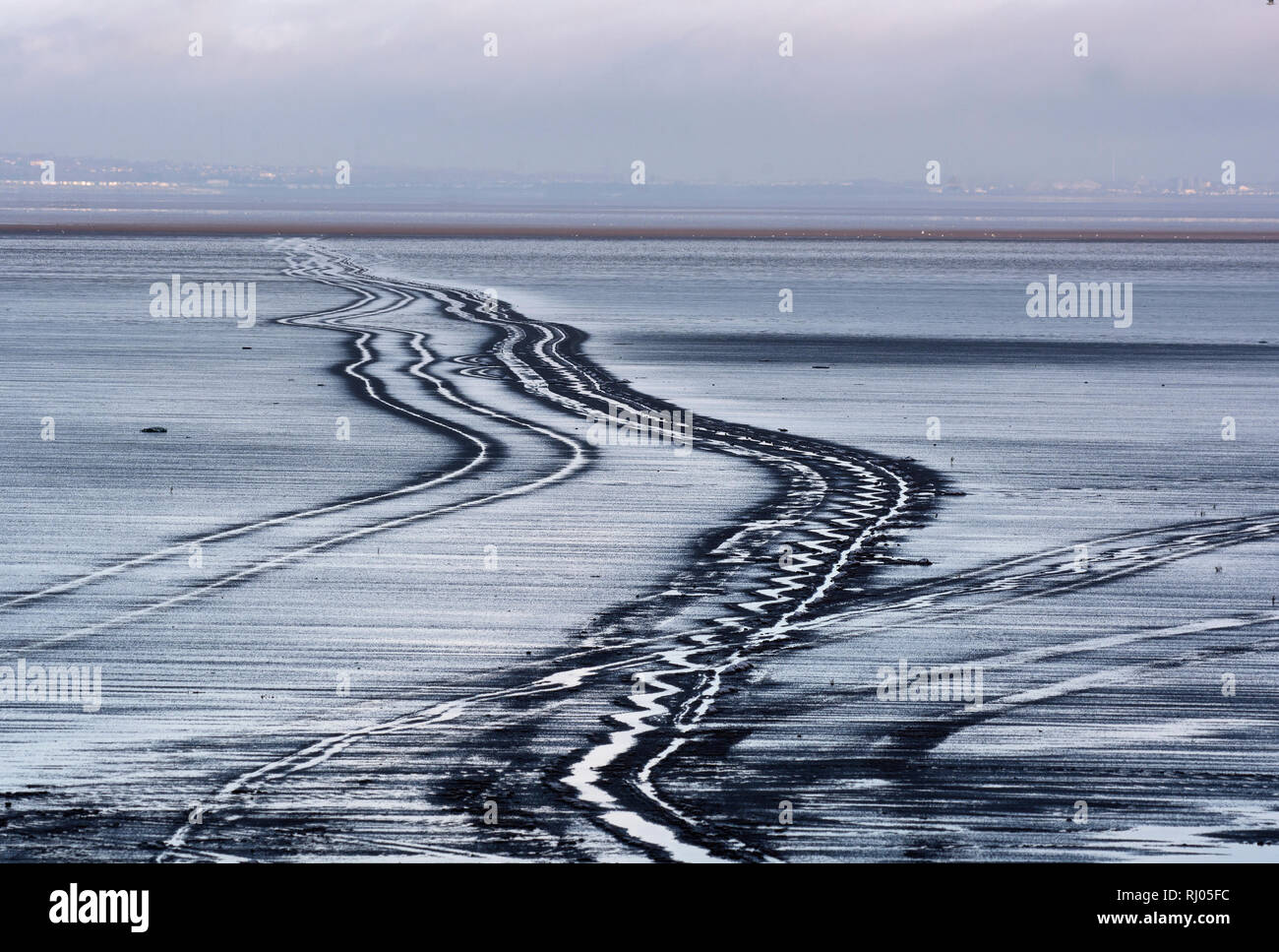 Empty tyre hi-res stock photography and images - Alamy