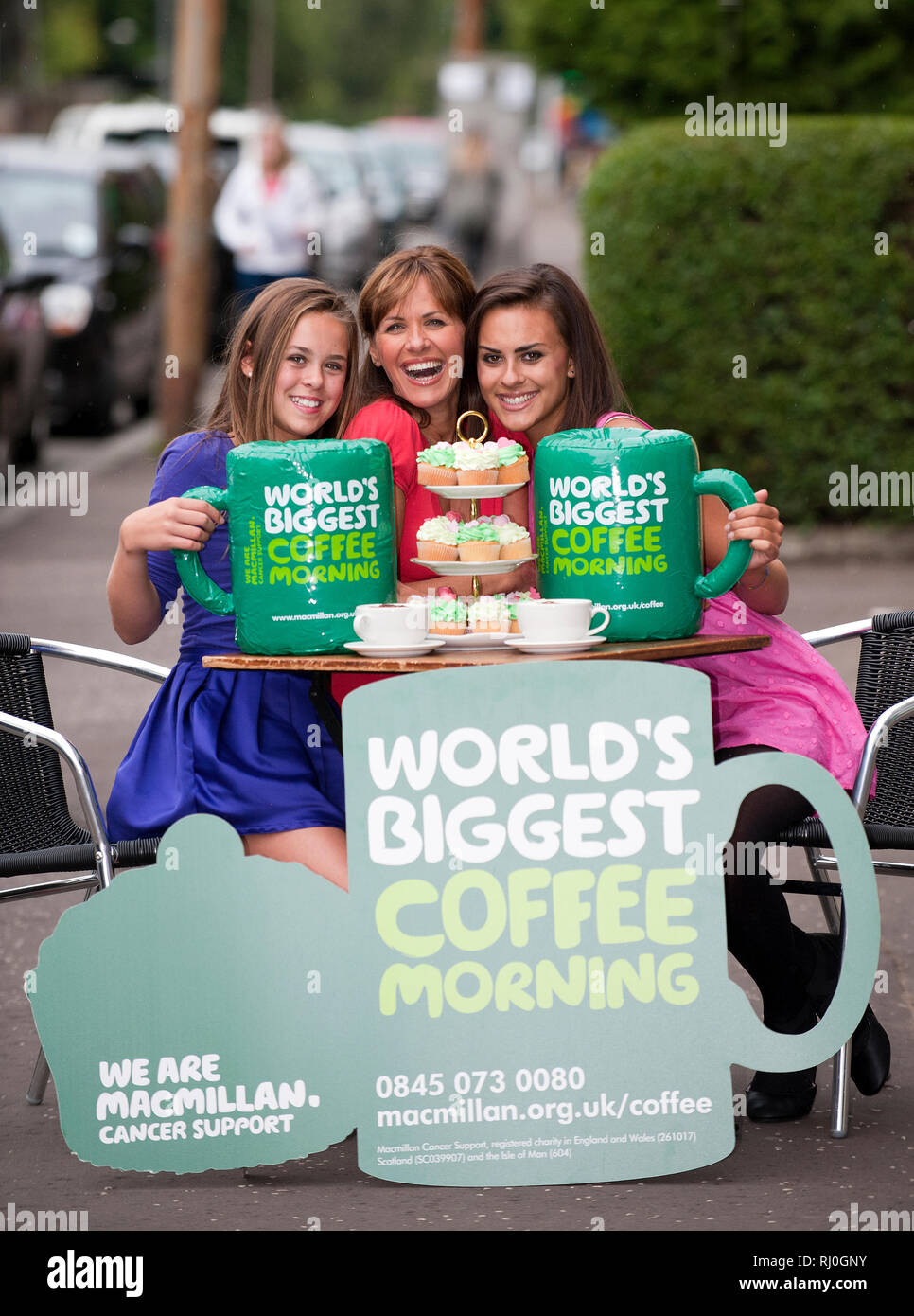 Tv personality Carol Smillie joined her daughters for coffee and ...