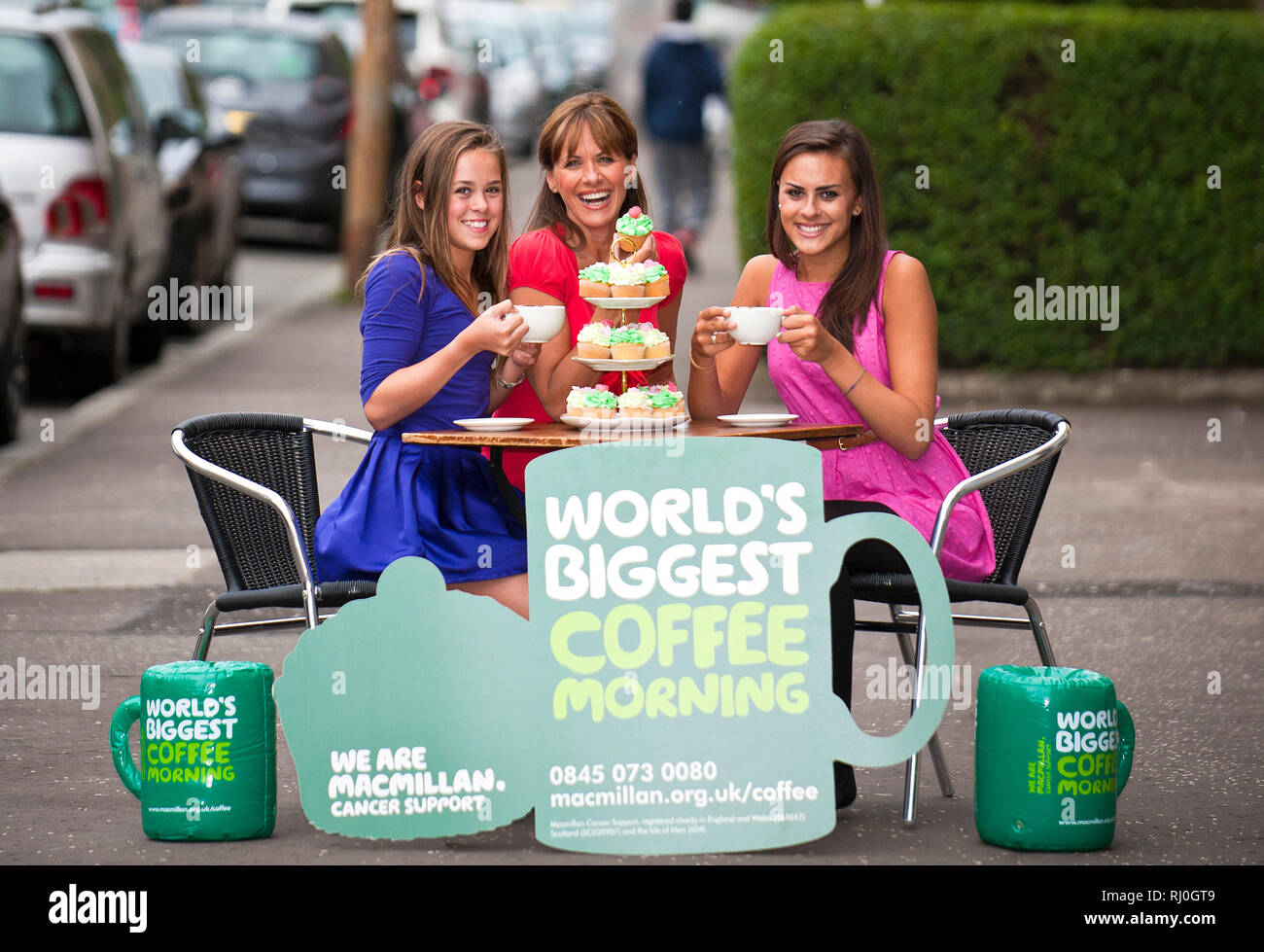Tv personality Carol Smillie joined her daughters for coffee and ...