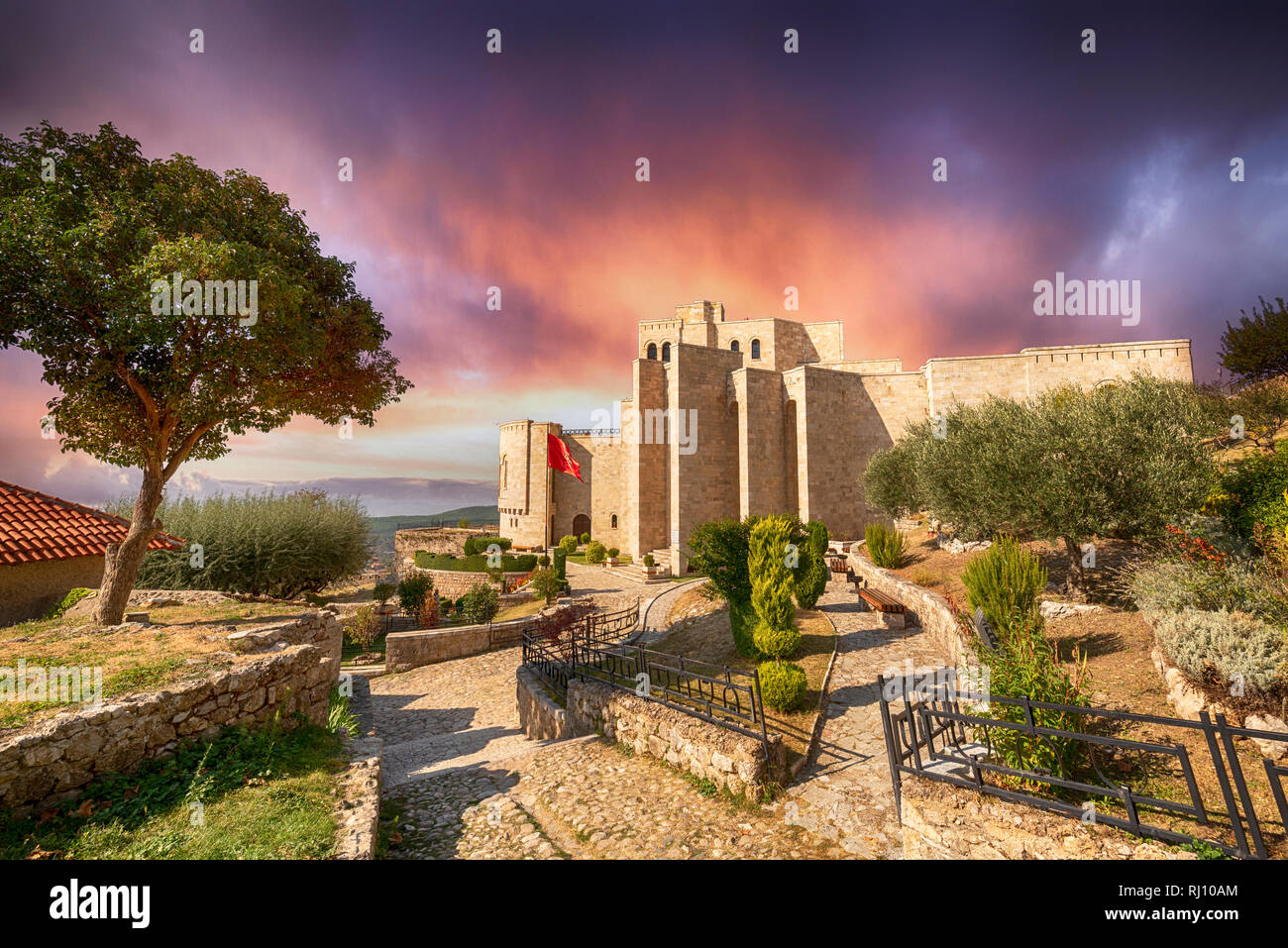 Albanian hero skanderbeg hi-res stock photography and images - Alamy