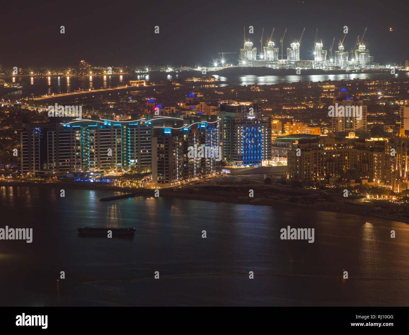 Jumeirah palm island night hi-res stock photography and images - Alamy