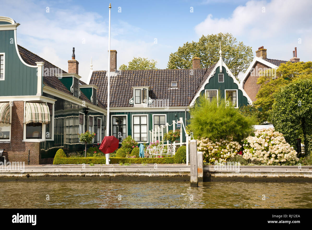 Old traditional dutch building hi-res stock photography and images - Alamy