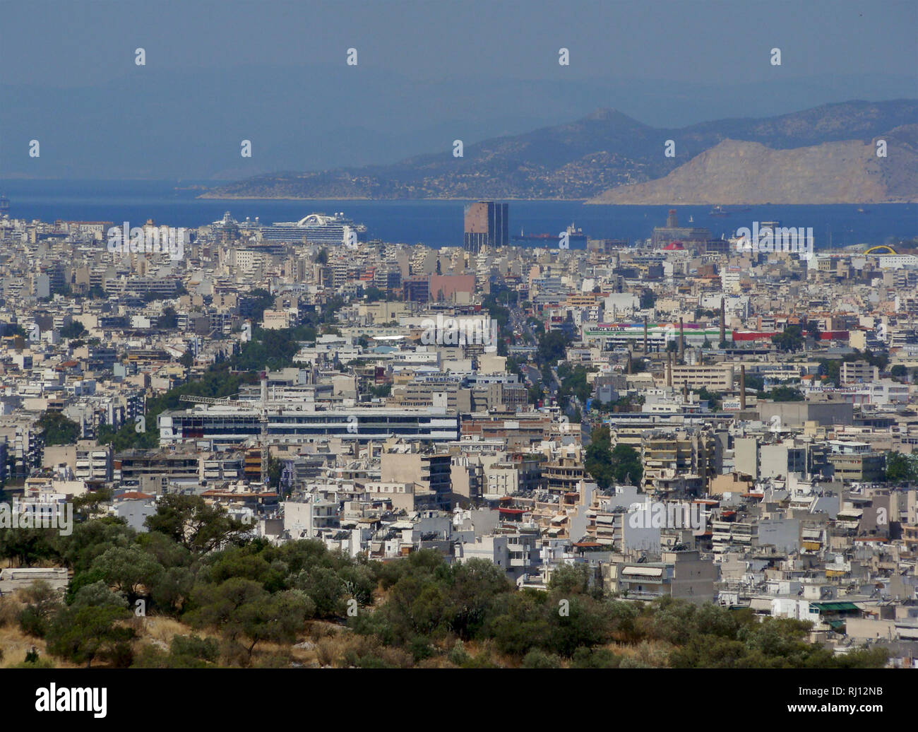 Population density cities europe hi-res stock photography and images ...