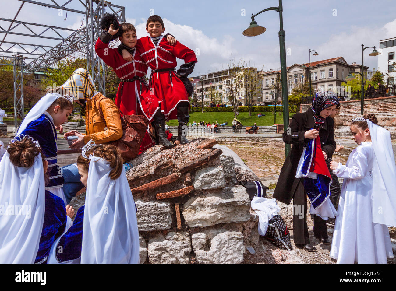 Istanbul, Turkey : Turkish children wear traditional costumes at the ...