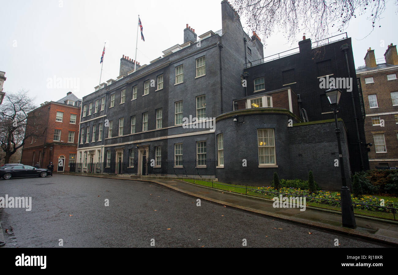 Number 10 Downing Street door Stock Photo - Alamy