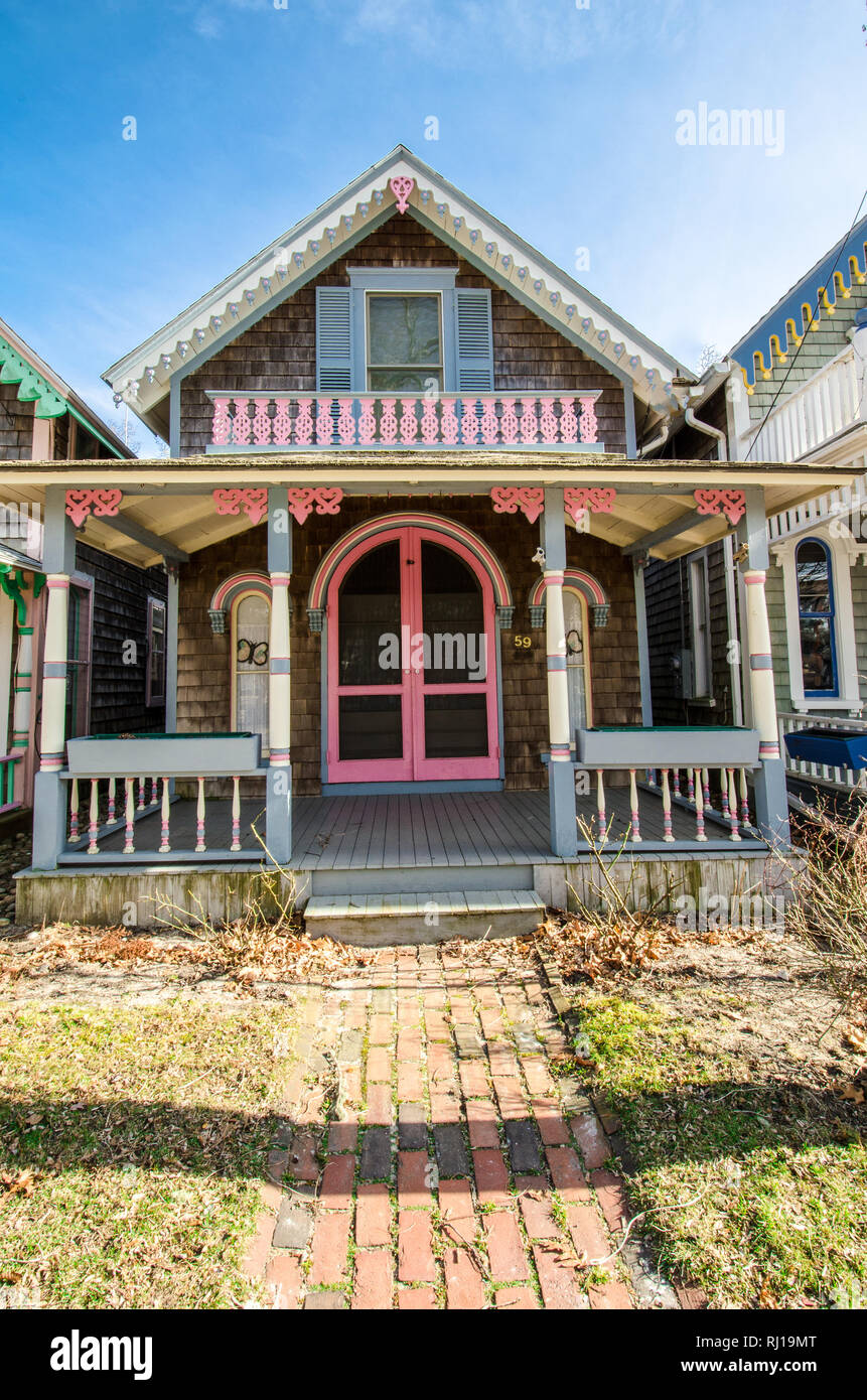 Gingerbread trim hi-res stock photography and images - Alamy
