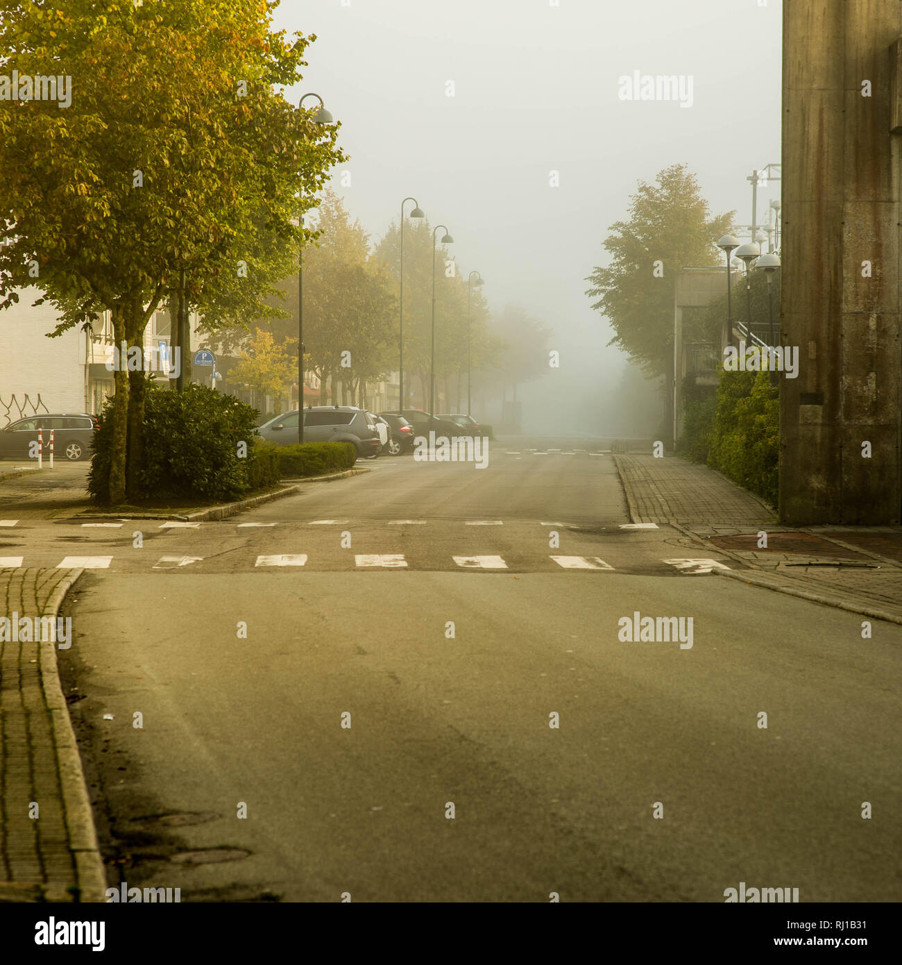 Deserted street hi-res stock photography and images - Alamy