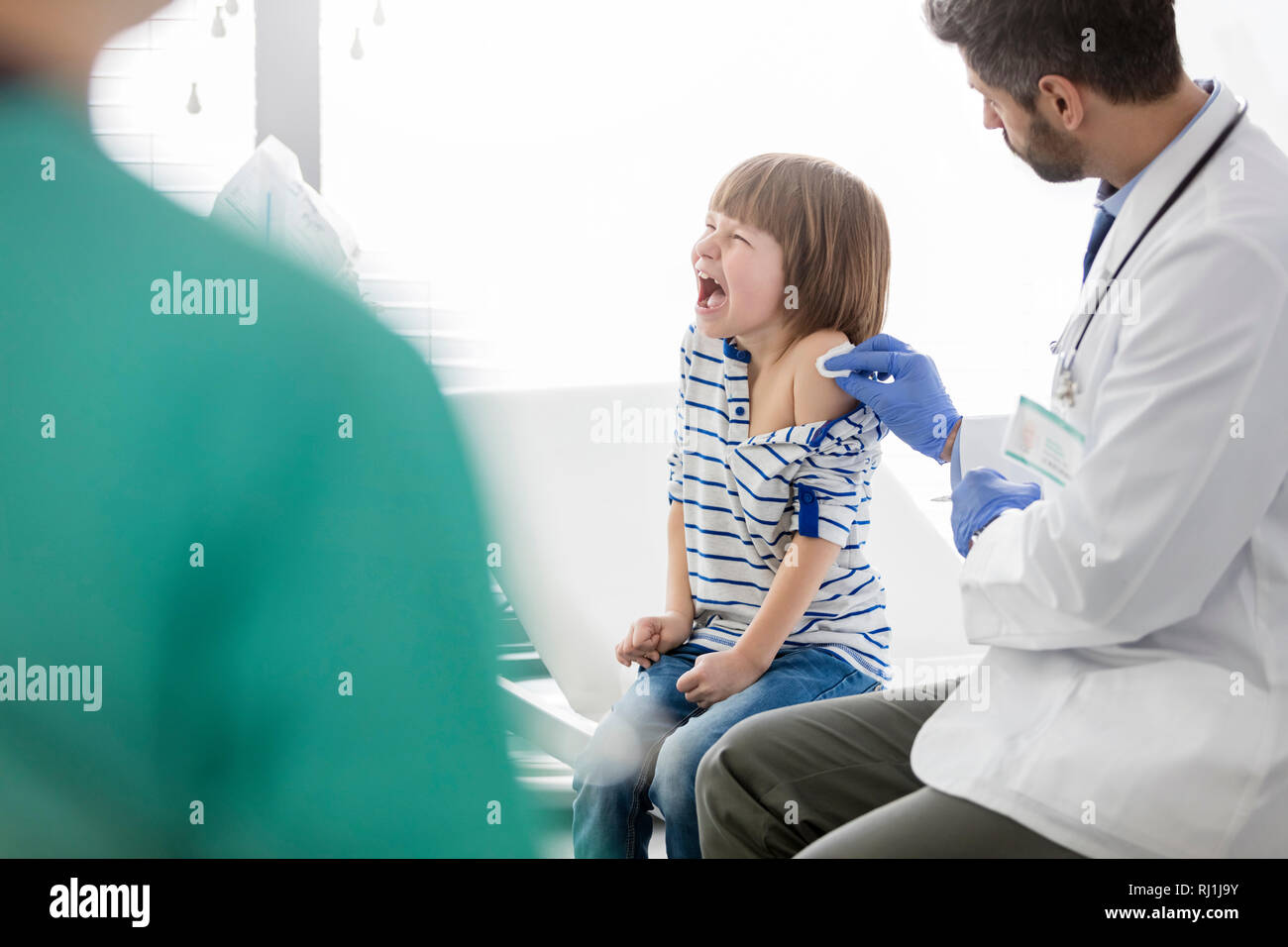 Boy patient in hospital hi-res stock photography and images - Alamy