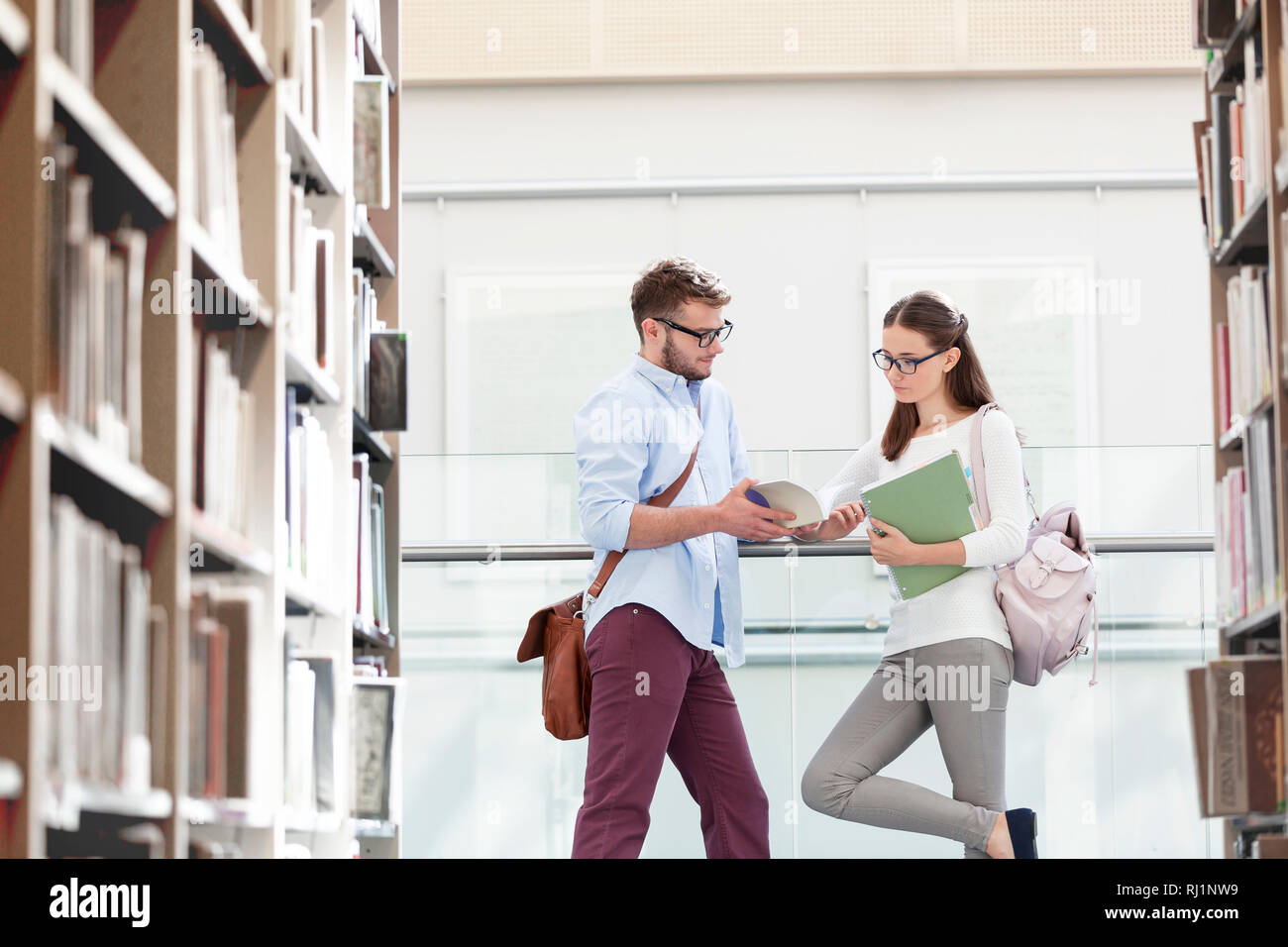 Reading friendship hi-res stock photography and images - Alamy