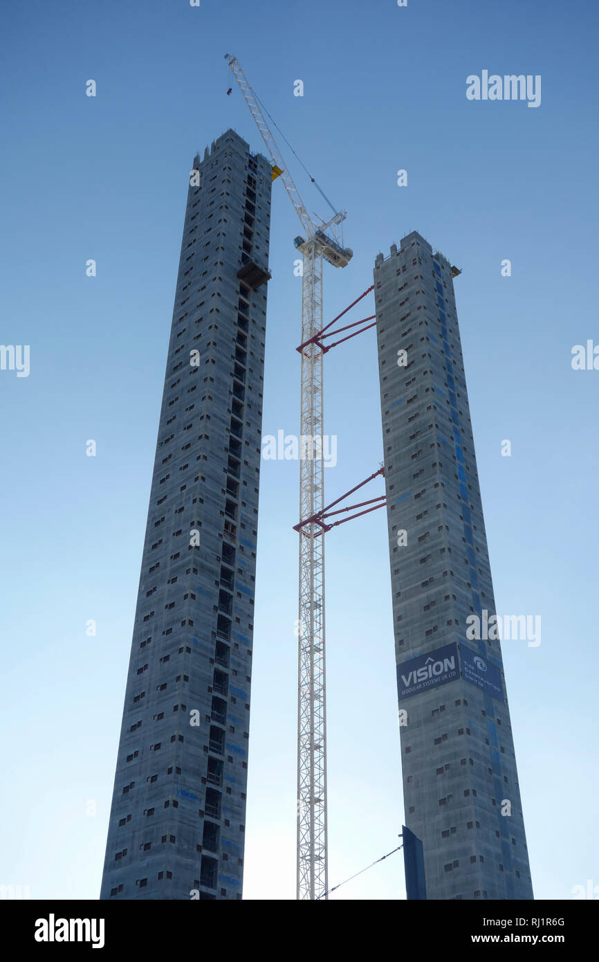 High rise tower block external cladding hi-res stock photography and ...