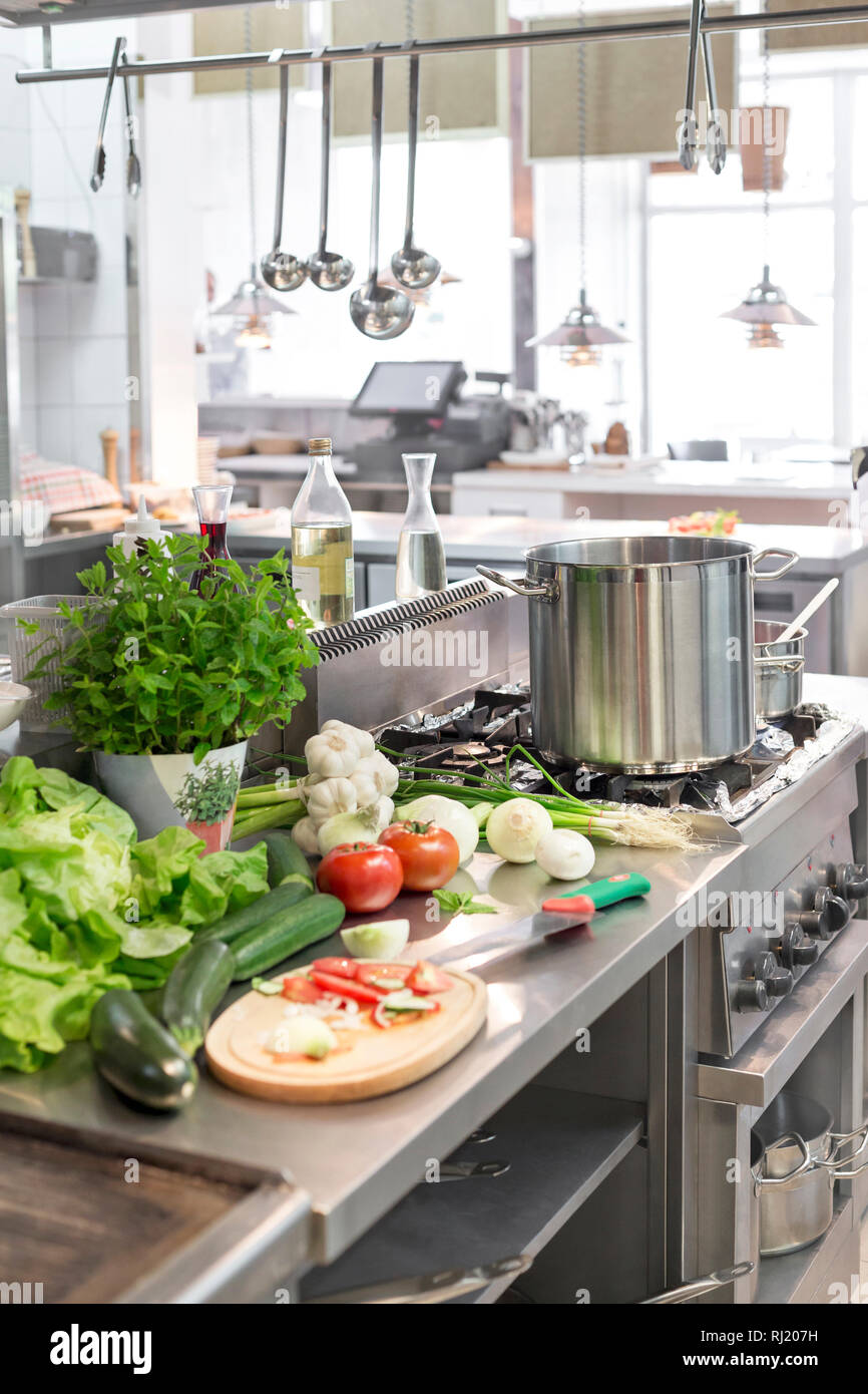 Vegetable counter hi-res stock photography and images - Alamy