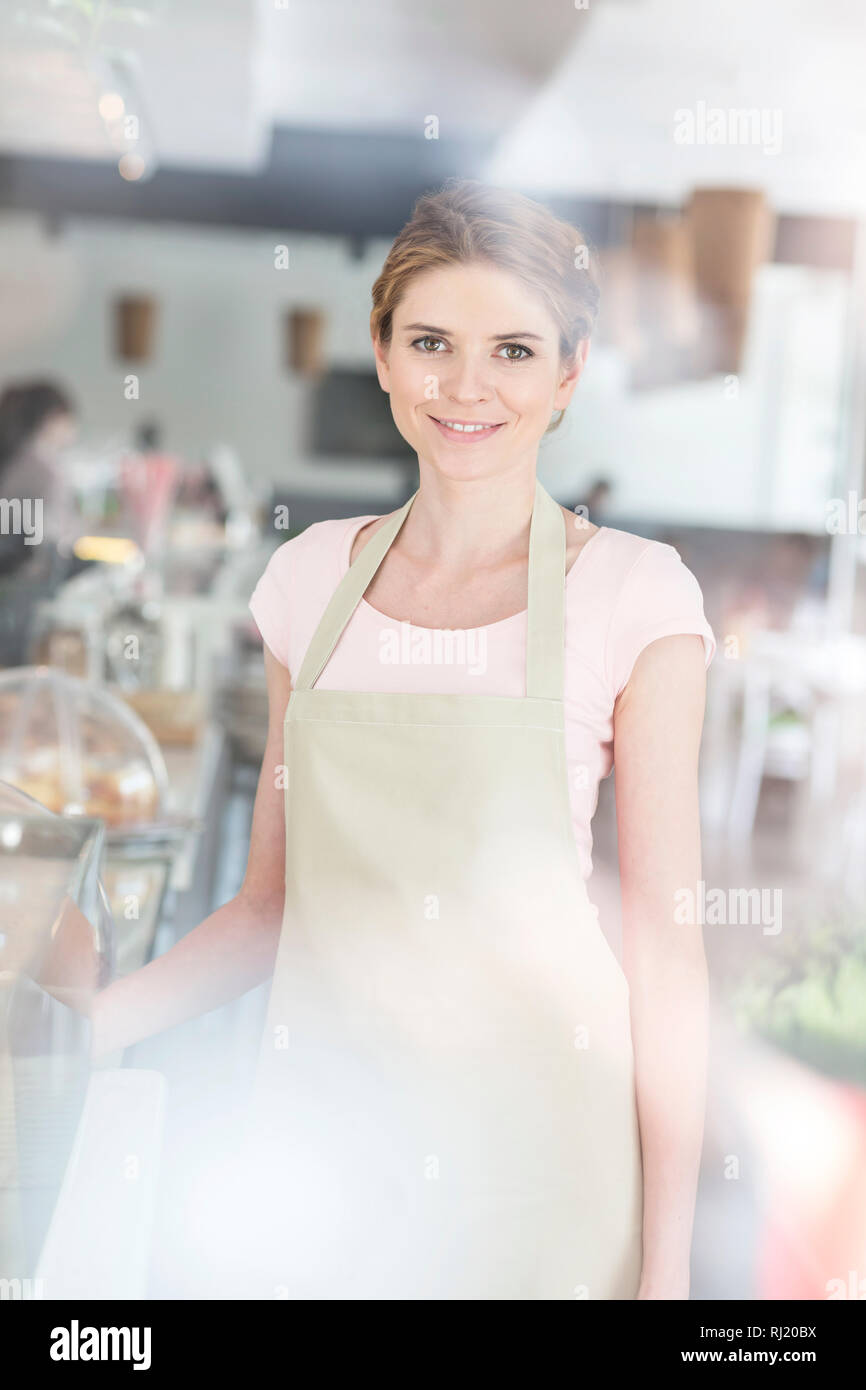 Standing at counter hi-res stock photography and images - Alamy
