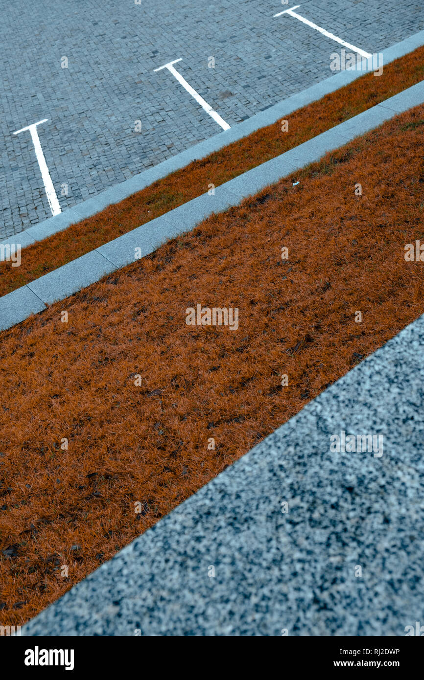 Diagonal parking hi-res stock photography and images - Alamy