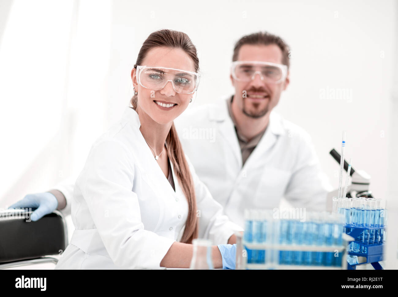 Two biologists work in lab hi-res stock photography and images - Alamy