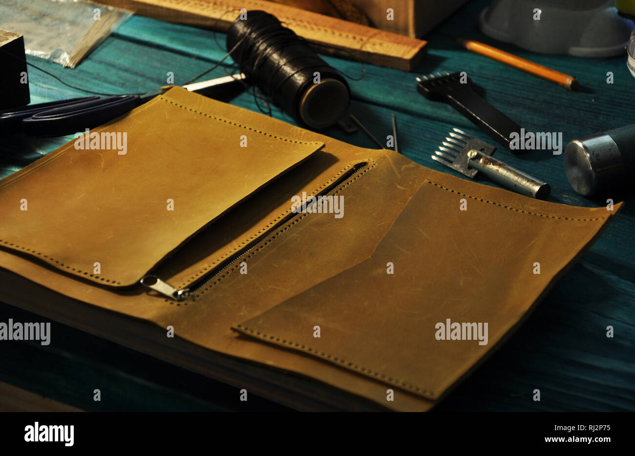 leather workshop leather and tools on the table Stock Photo - Alamy