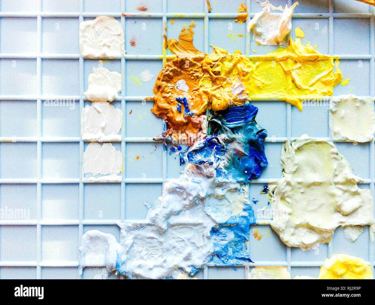 Drawing multi colored paints hi-res stock photography and images - Alamy