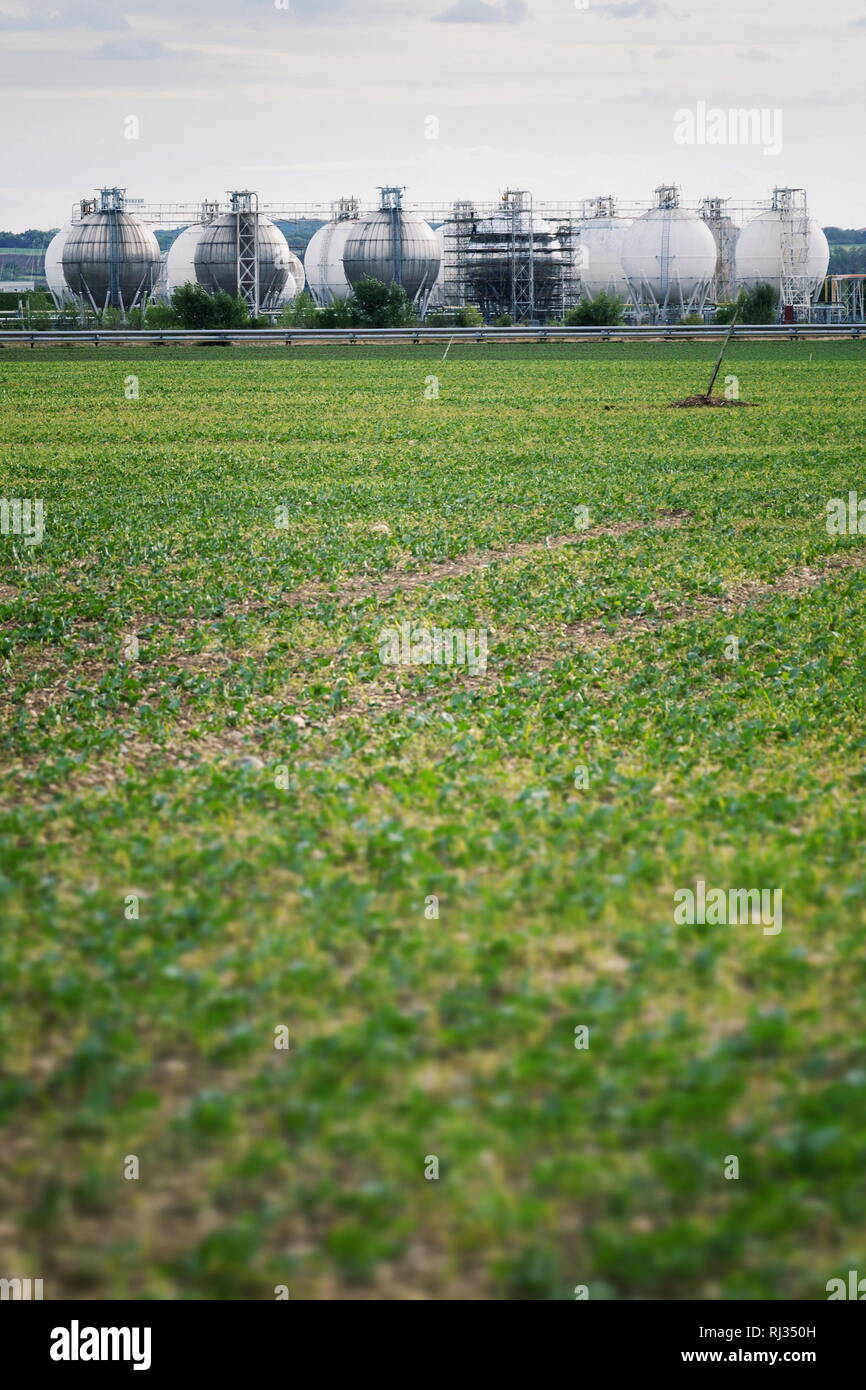 Fluid storage hi-res stock photography and images - Alamy