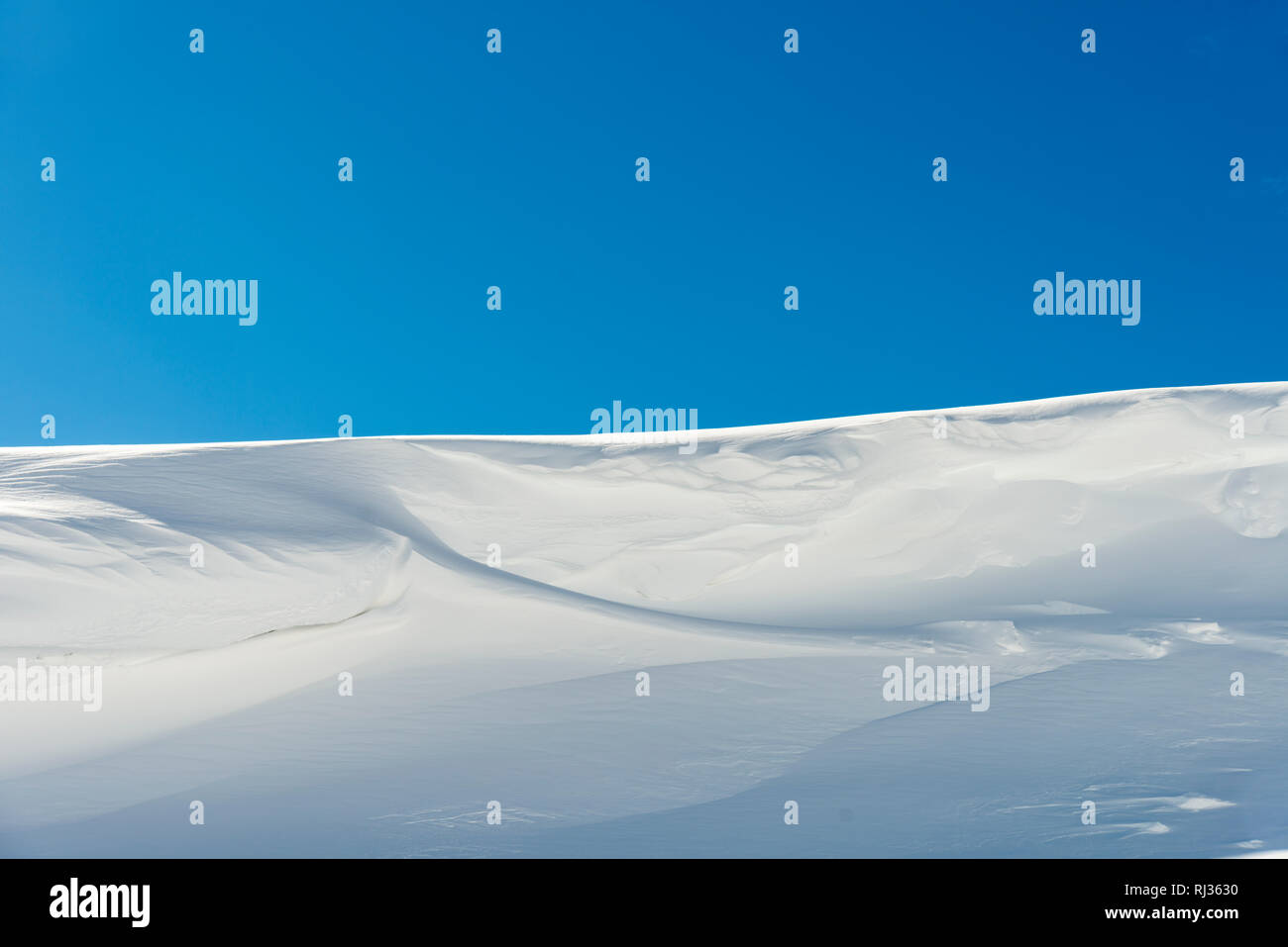 Snow details from mountains for background Stock Photo - Alamy