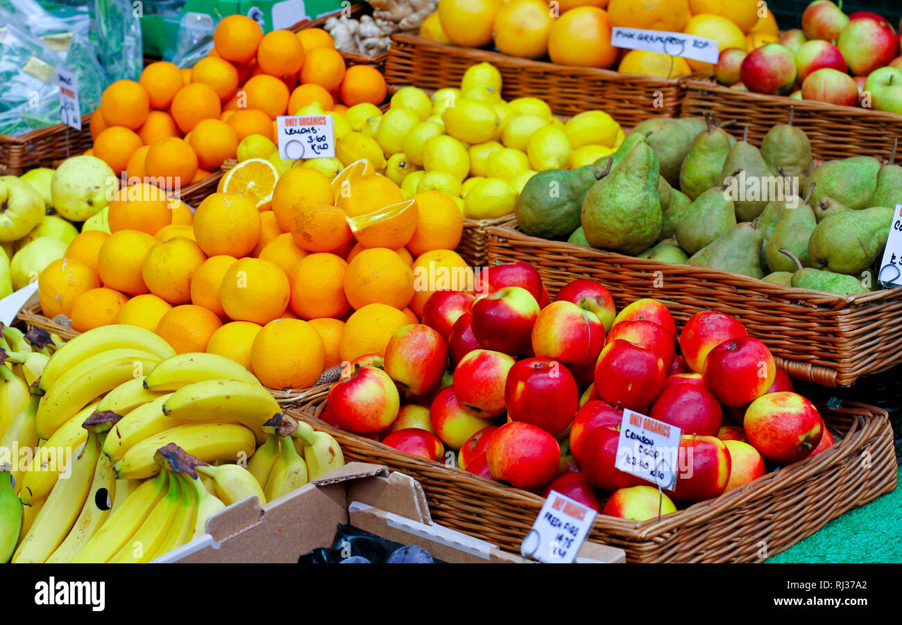 Big green grapefruit hi-res stock photography and images - Alamy