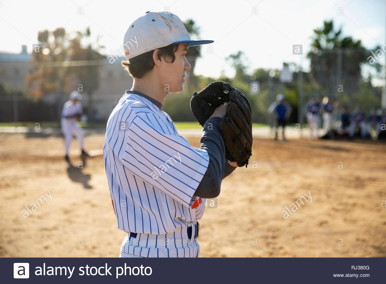 Pitcher uniform hi-res stock photography and images - Alamy