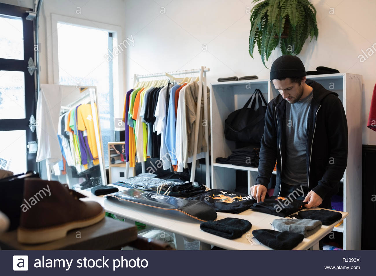 Show merchandise hi-res stock photography and images - Alamy