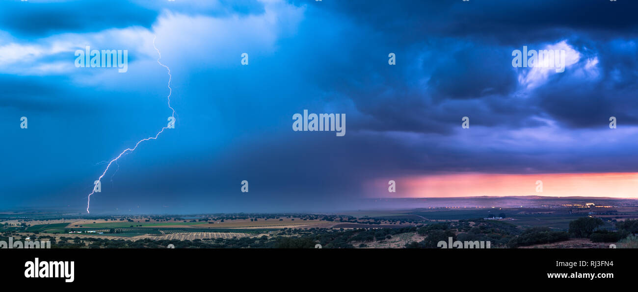 Thunder clouds and sunset hi-res stock photography and images - Alamy