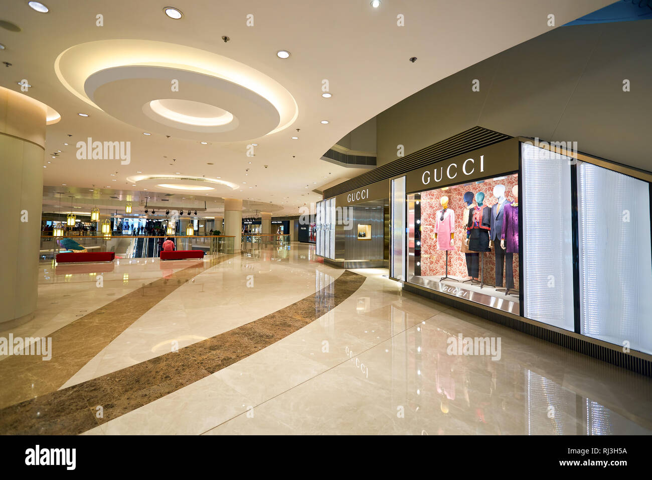 HONG KONG - JANUARY 27, 2016: shopwindow of Gucci store at Elements ...