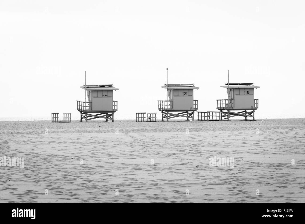 California lifeguard towers hi-res stock photography and images - Alamy