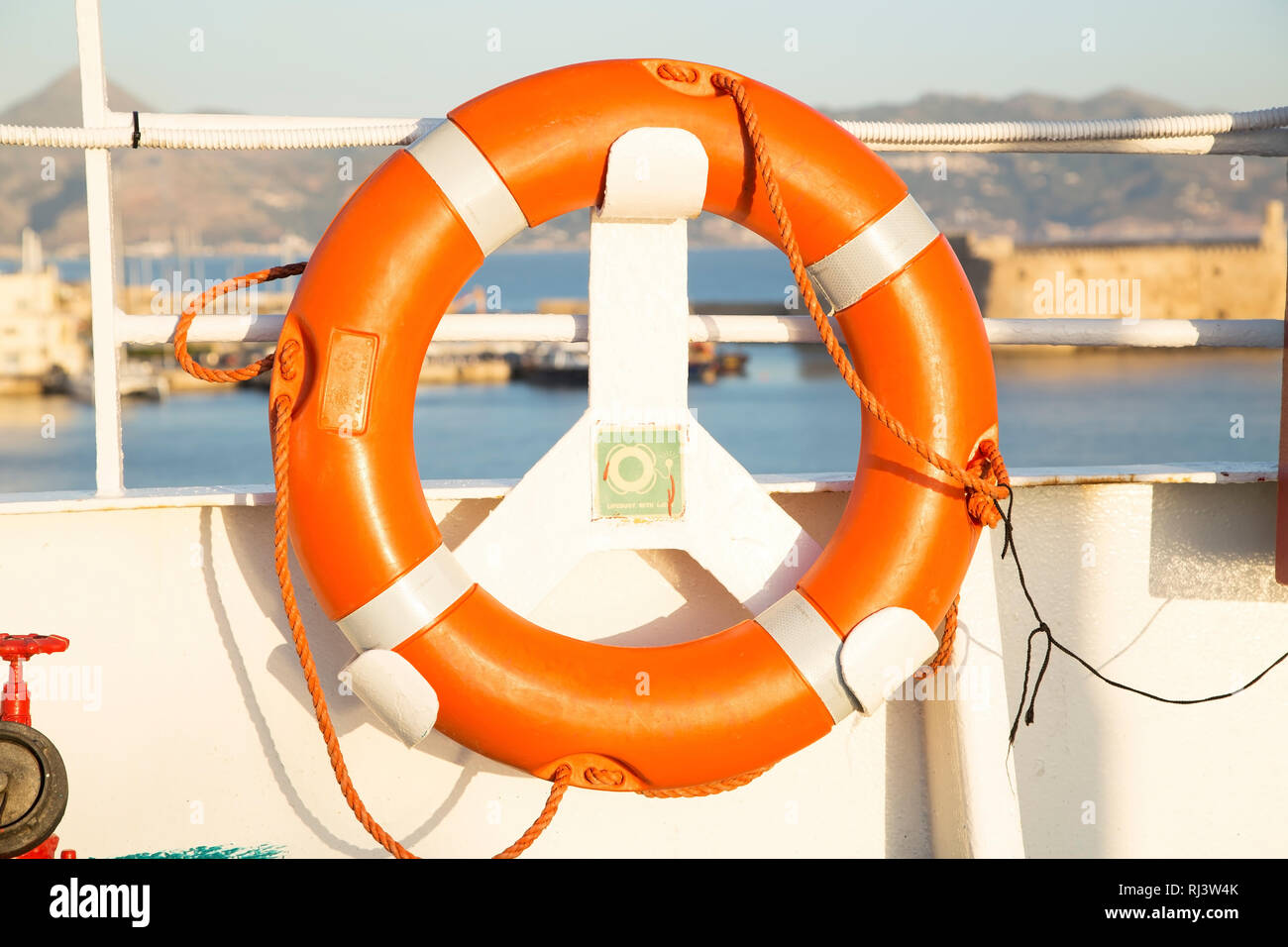 Lifebelt rope sea hi-res stock photography and images - Alamy