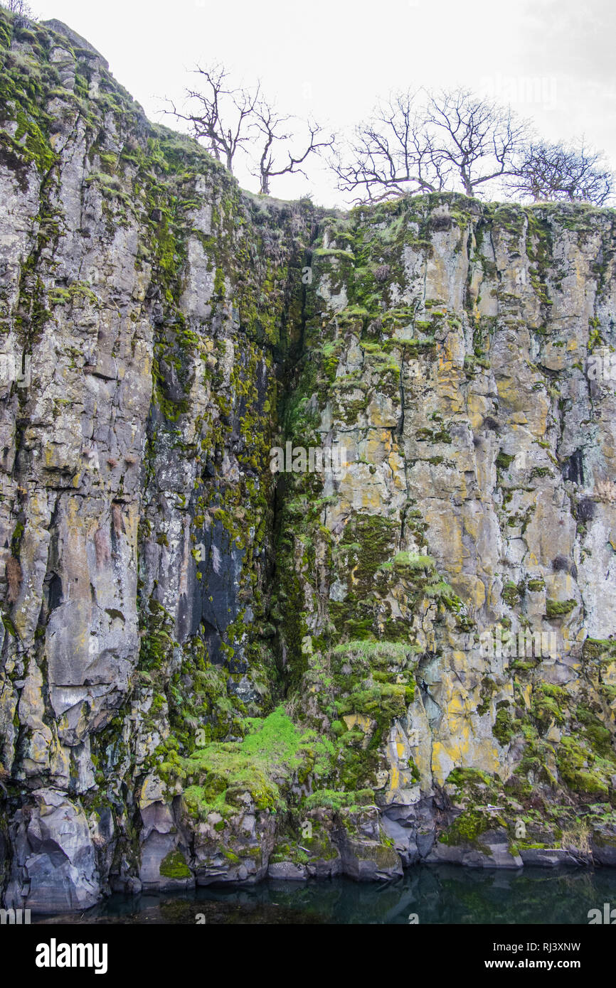 Columbia River Basalt cliff Stock Photo - Alamy