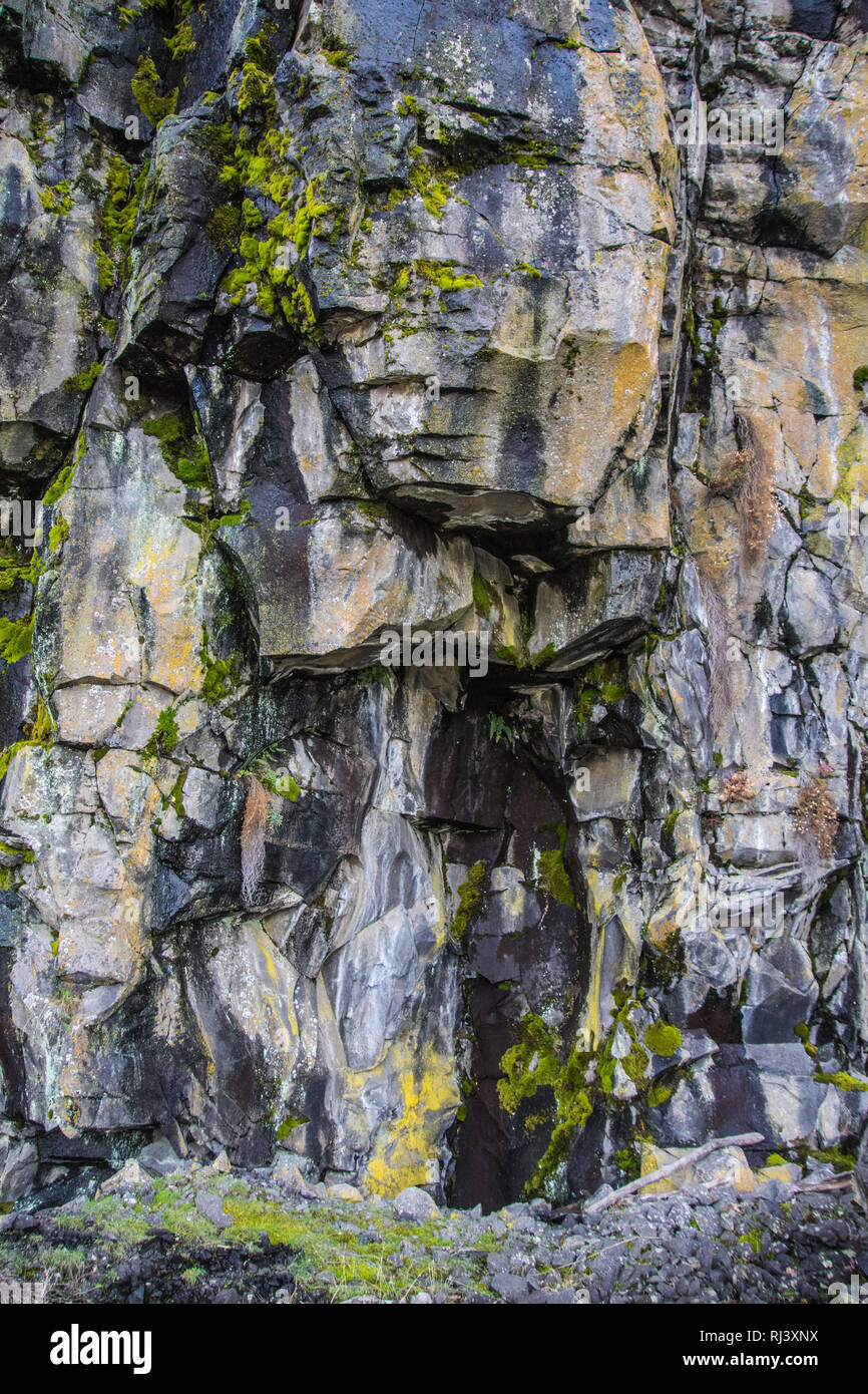 Columbia River Basalt cliff Stock Photo - Alamy
