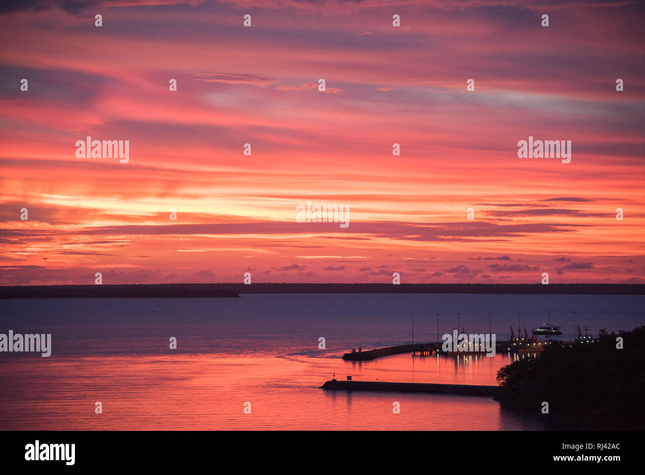 Darwin, Northern Territory, Australia-November 17,2017: Stunning warm ...