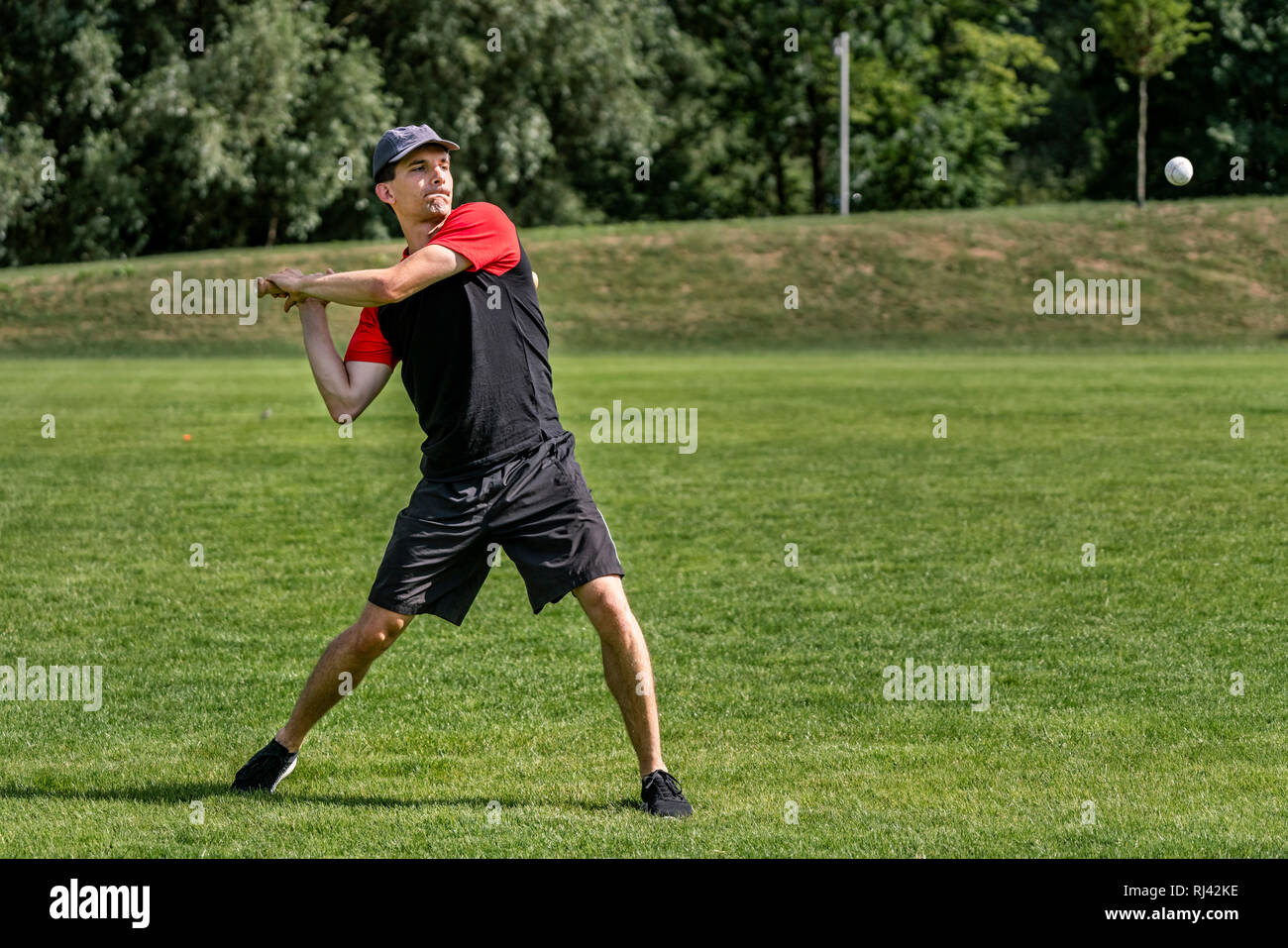 Young man with baseball cap hi-res stock photography and images - Alamy