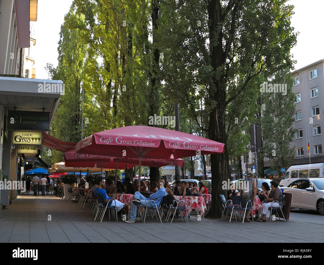 Eiscafe hi-res stock photography and images - Alamy