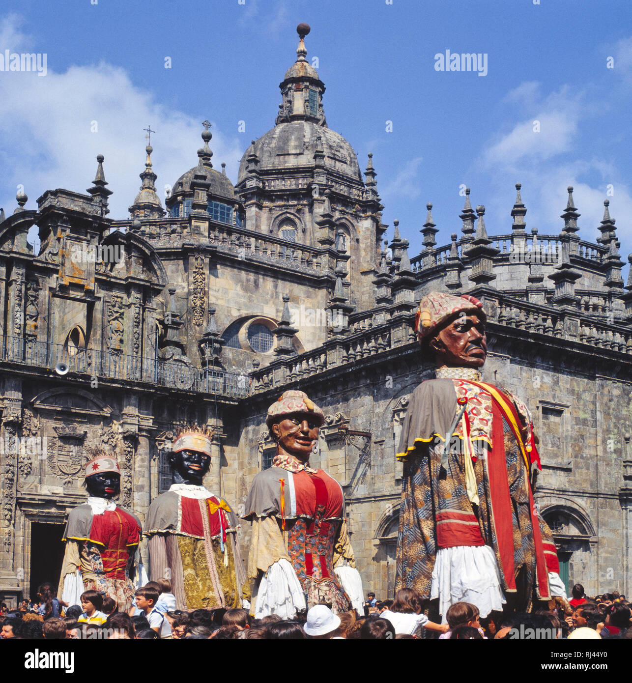 Gigantes y cabezudos hi-res stock photography and images - Alamy