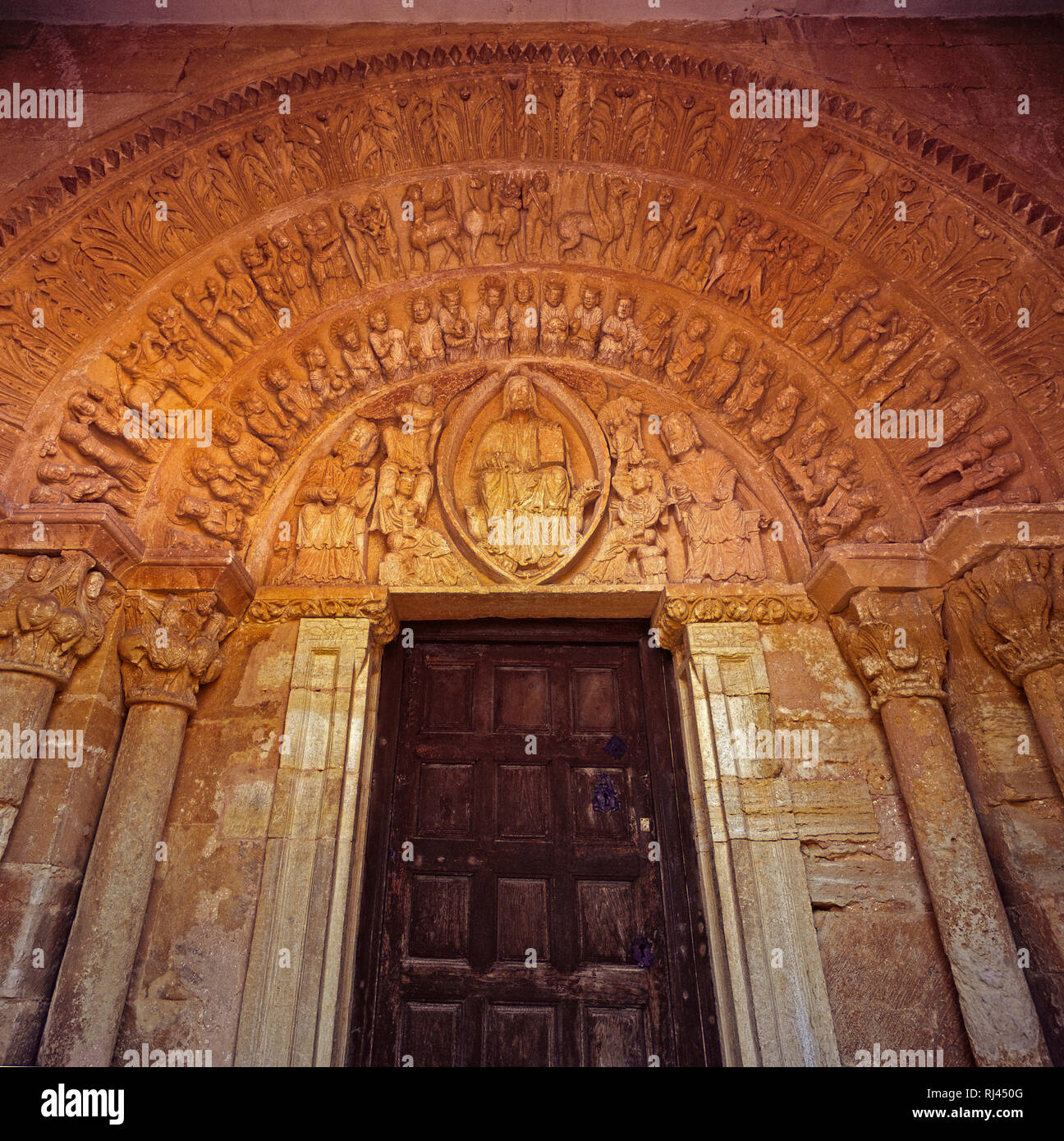 Romanesque portico hi-res stock photography and images - Alamy