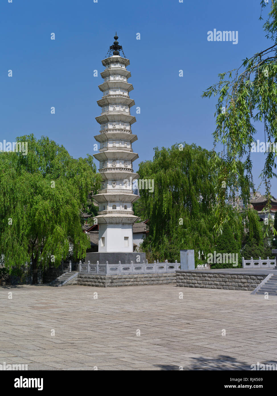 The Three Pagodas Plaza, Pagoda, Triple Pagoda of Dali, China ...