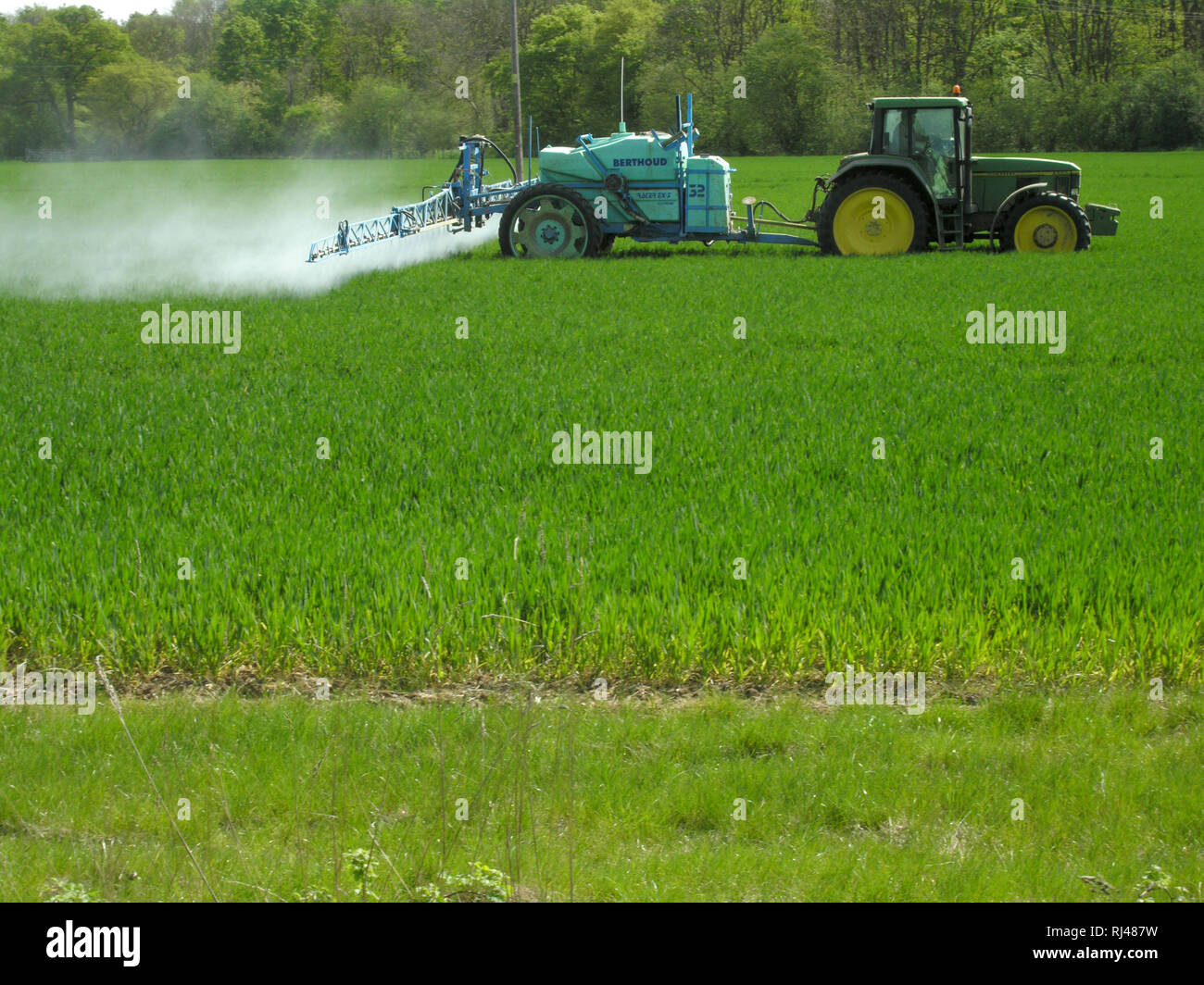 Spraying tractor hi-res stock photography and images - Alamy