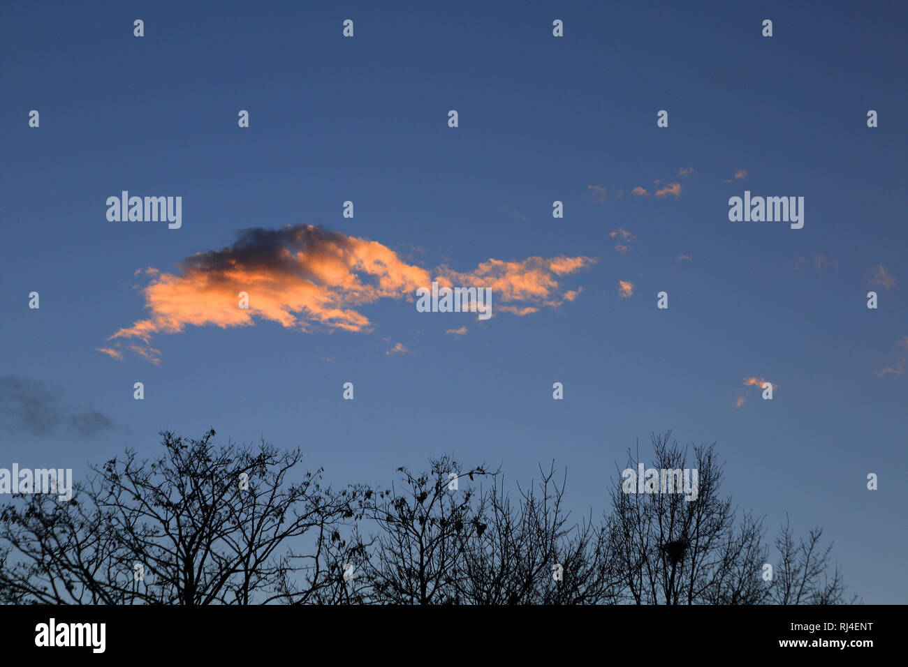 Wolke silhouette hi-res stock photography and images - Alamy
