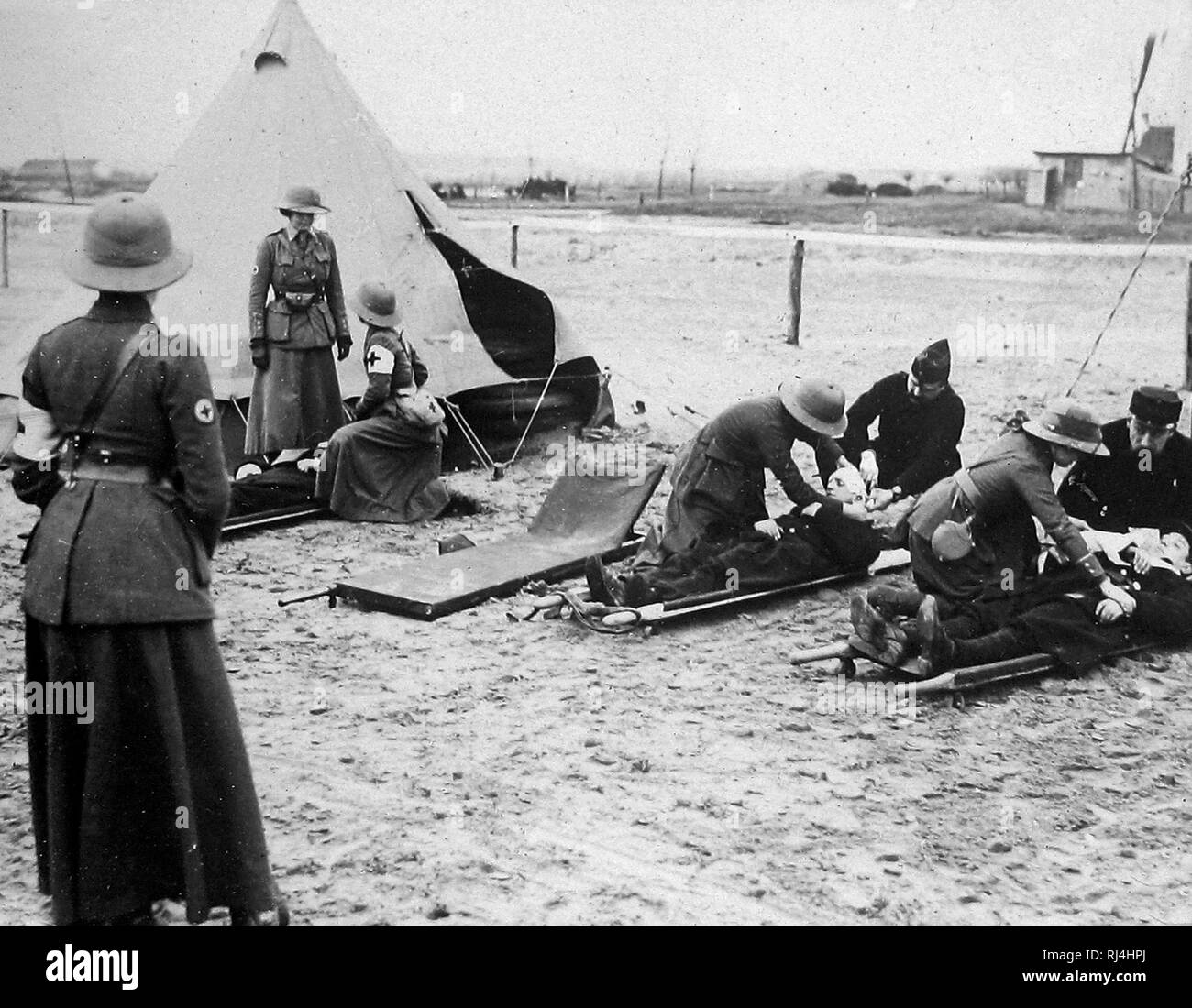 First aid yeomanry first world war hi-res stock photography and images ...