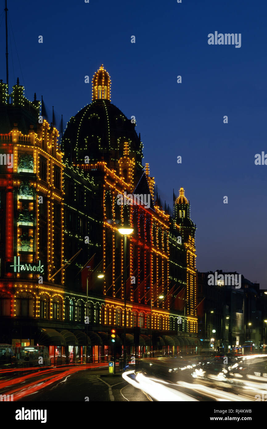 Harrods knightsbridge night london hi-res stock photography and images ...