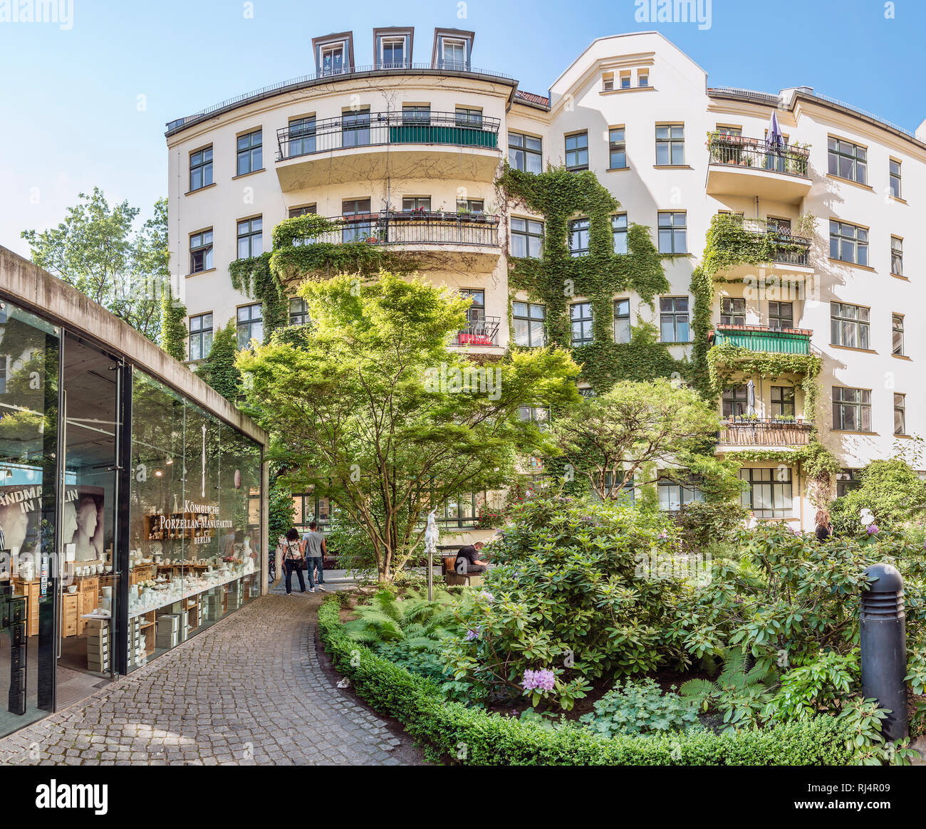 Hackescher Markt Hackesche Hoefe Berlin Stock Photos & Hackescher Markt ...