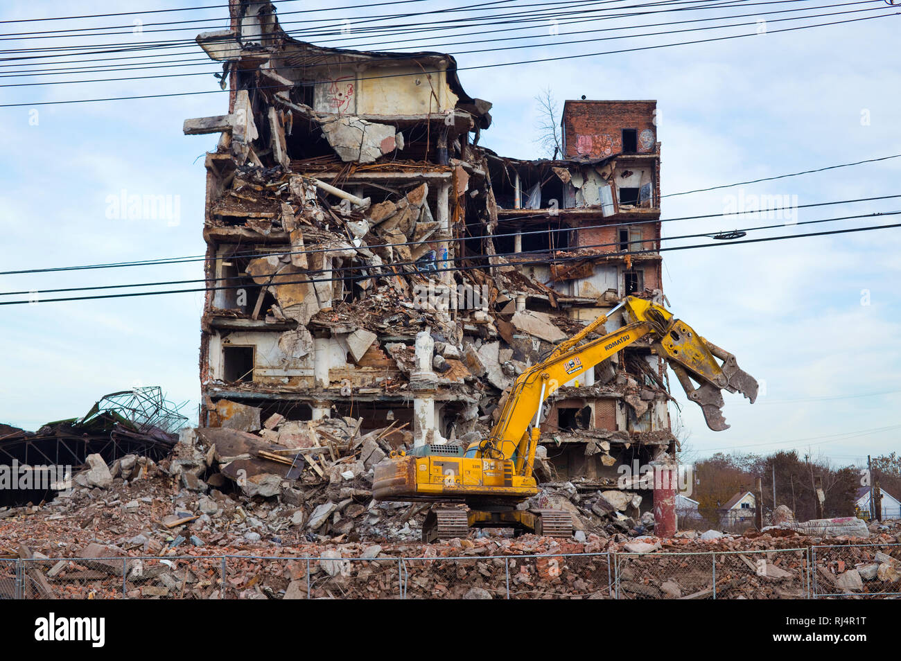 A warehouse in Cleveland Ohio being demolished Stock Photo - Alamy
