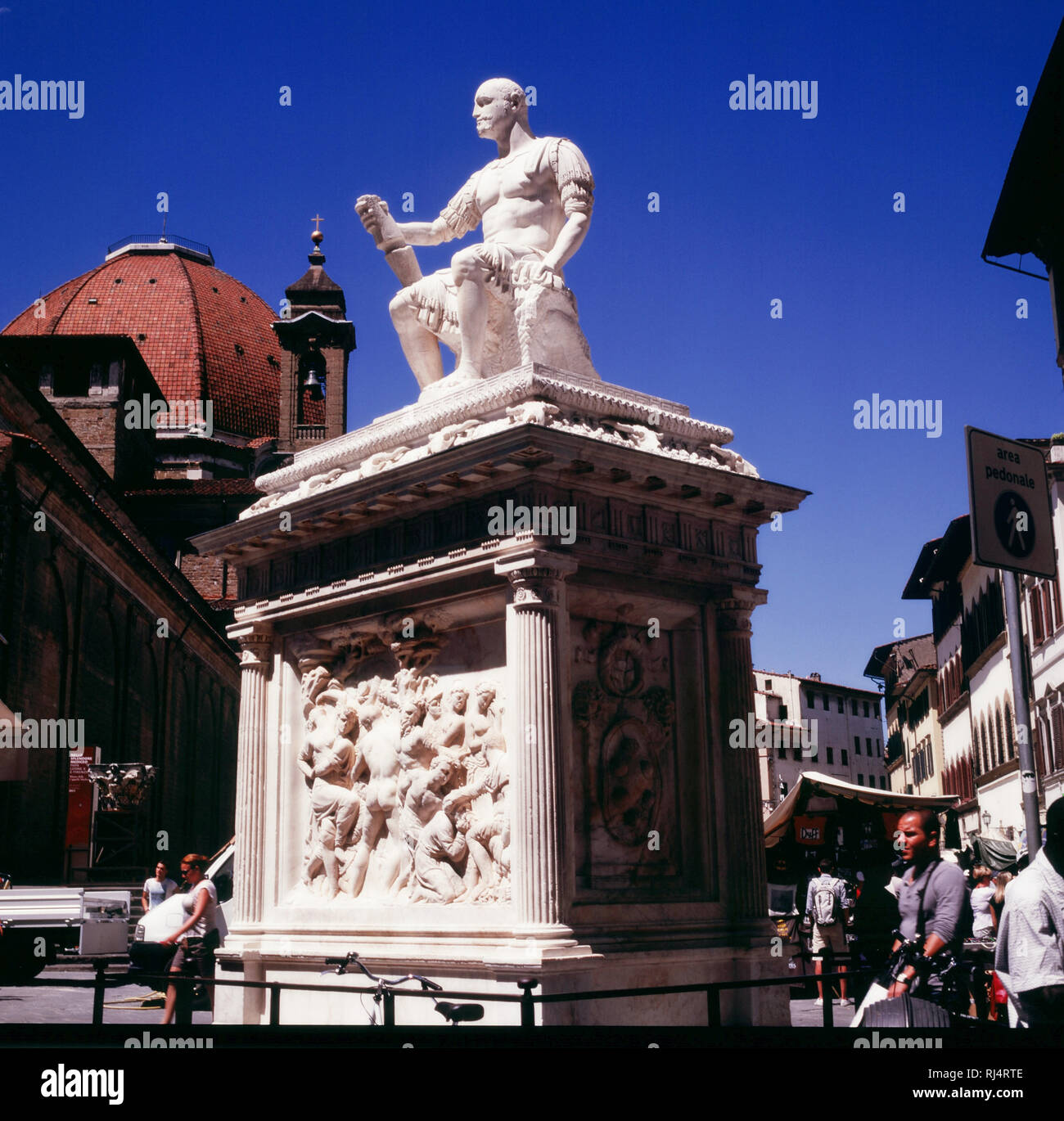 Italien, Toskana, Florenz, Piazza San Lorenzo, Statue Giovanni dalle ...