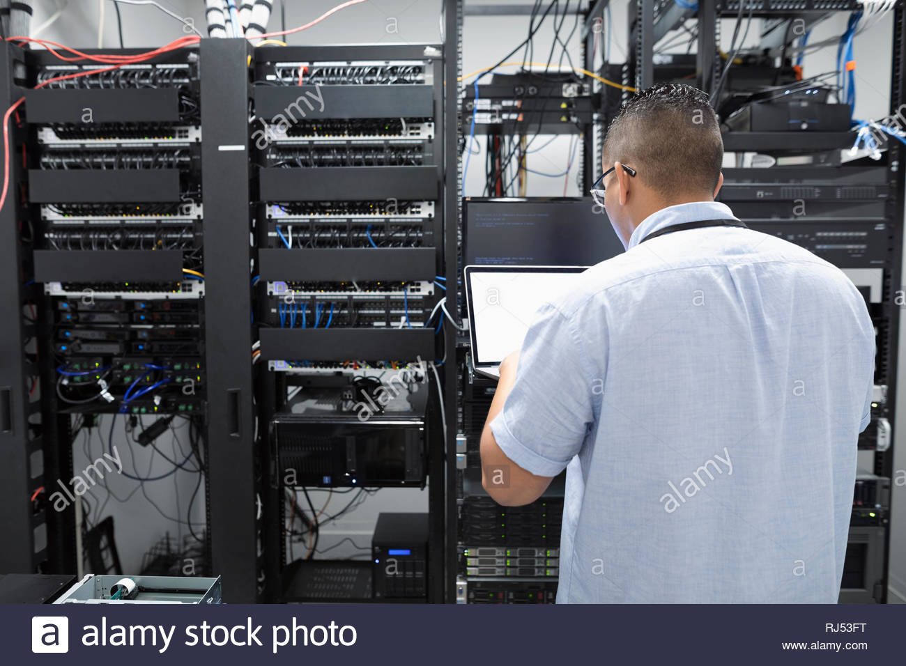 Server room laptop hi-res stock photography and images - Alamy