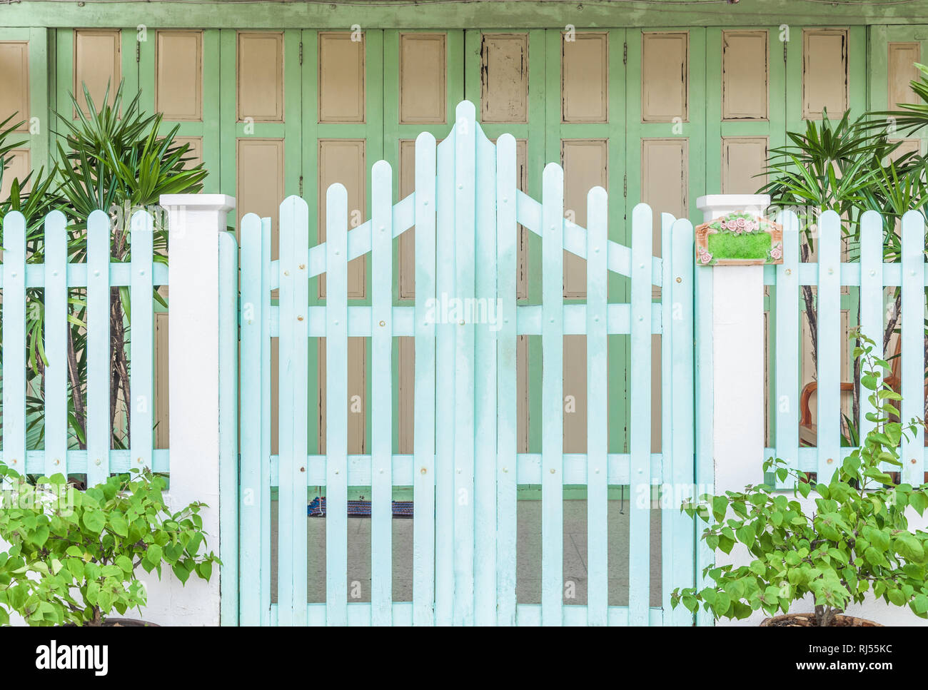Vintage fence hi-res stock photography and images - Alamy
