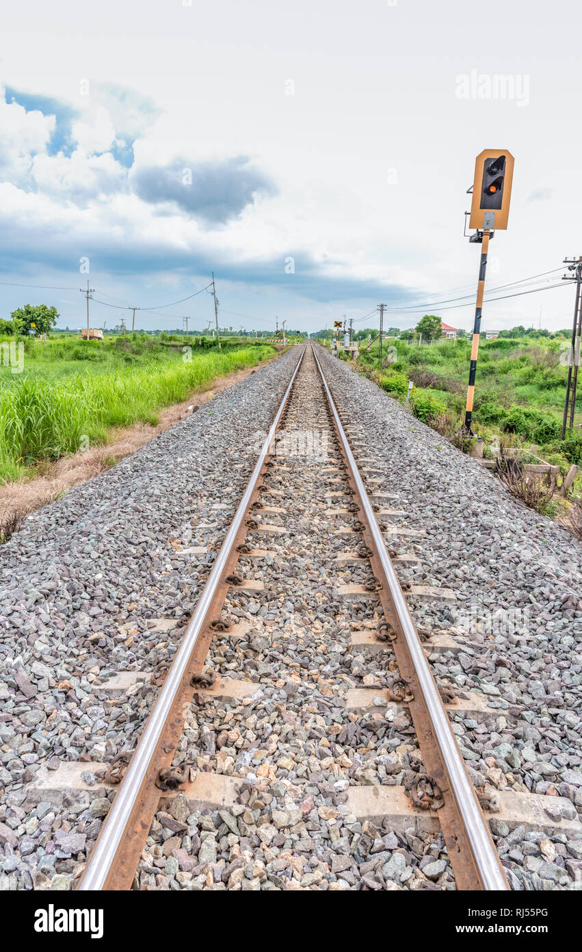 Long straight railroad hi-res stock photography and images - Alamy